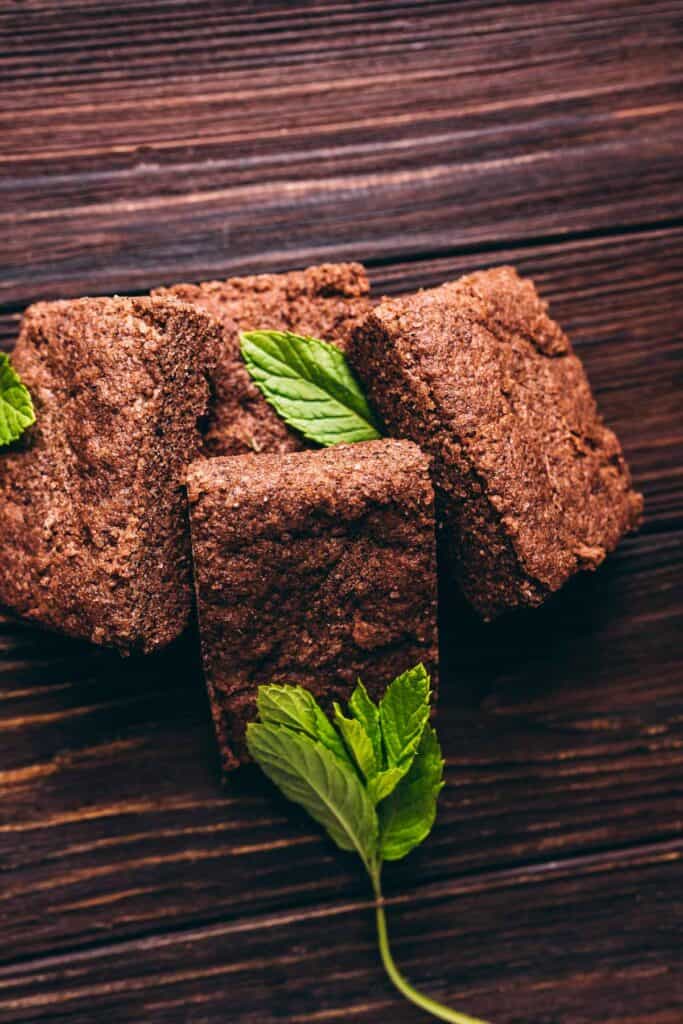 DIY Peppermint Mocha Bath Salt Bars • Schisandra & Bergamot