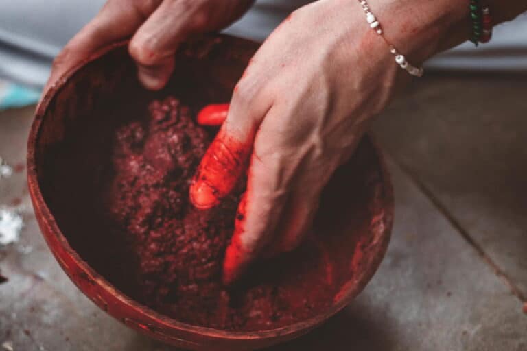 What Is Madder Root? Lore and How to Use It as a Natural Dye