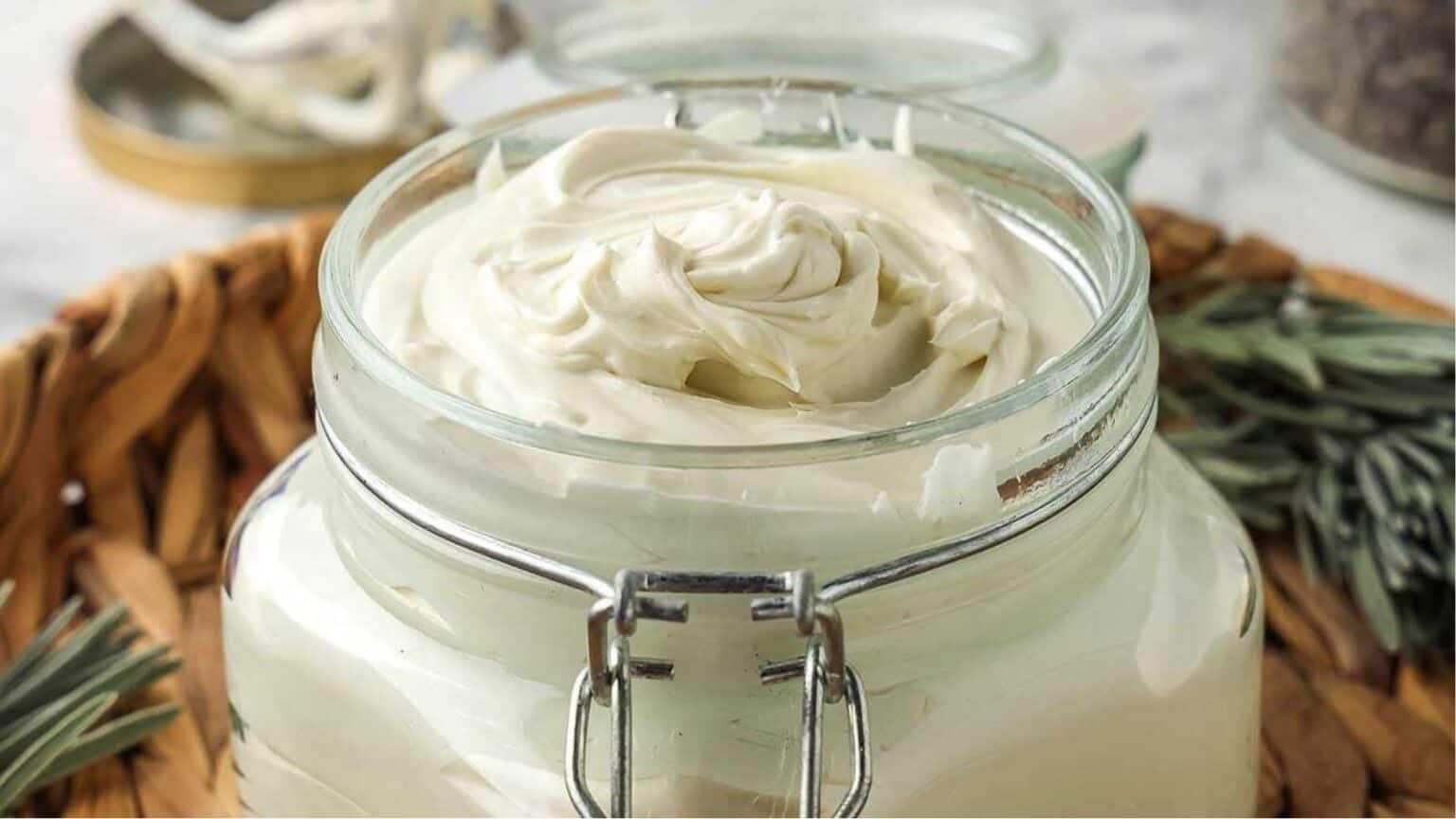 14 Homemade Body Butters You’ll Want to Use Every Day • Schisandra ...