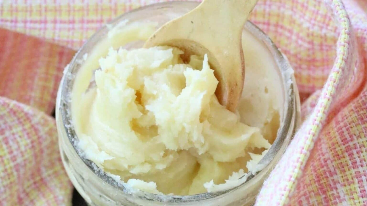 14 Homemade Body Butters You’ll Want to Use Every Day • Schisandra ...